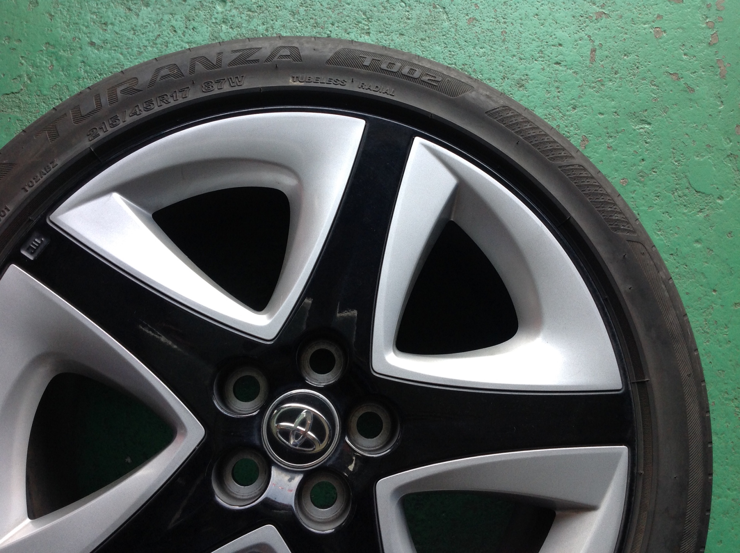 プリウス（ZVW55）へGR-XIIの取り付け、センターフィット | テクニカルショーケース | コクピット 前橋 | お店の得意技紹介