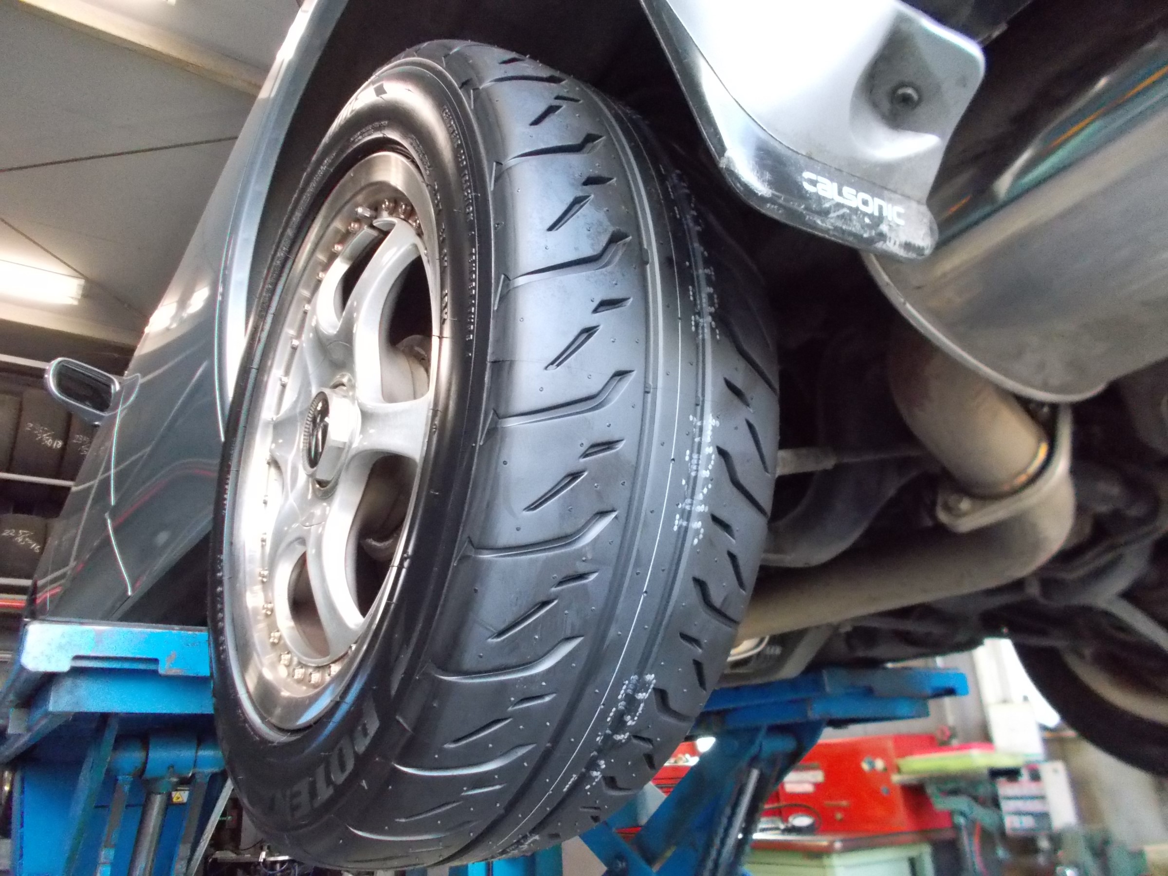 スカイライン ブリヂストンタイヤ「ポテンザ RE-71R」装着。 | 日産 スカイライン | 作業日誌 | コクピット 川越 | お店の得意技紹介