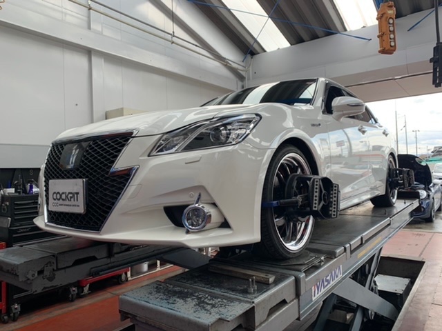 TOYOTA CROWN [AWS211] 4輪アライメント測定&調整 | トヨタ クラウン アスリート タイヤ アライメント調整 | スタッフ 日記 | コクピット 荒井 | 車の ...