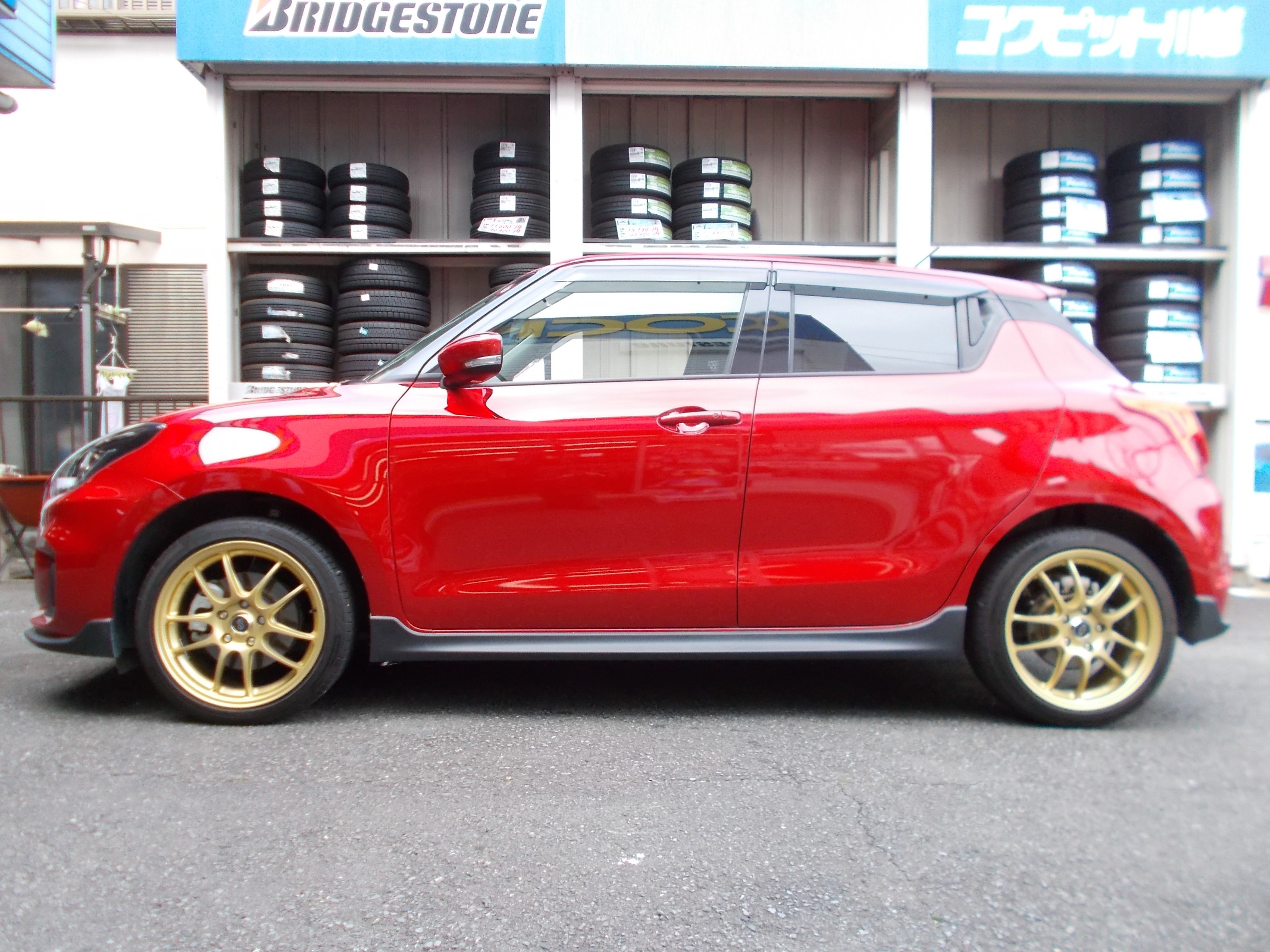 スイフトスポーツ エンケイ製アルミホイール「パフォーマンスライン PF01」装着。 | スズキ スイフトスポーツ ホイール タイヤ > タイヤ・ホイール交換 | 作業日誌 | コクピット 川越 ...